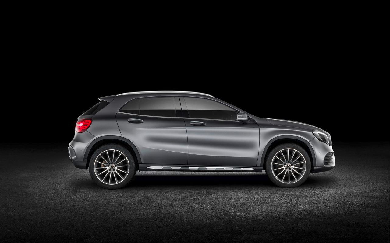 Mercedes-Benz GLA-Class AMG GLA45 4MATIC 2017 | SUV Drive